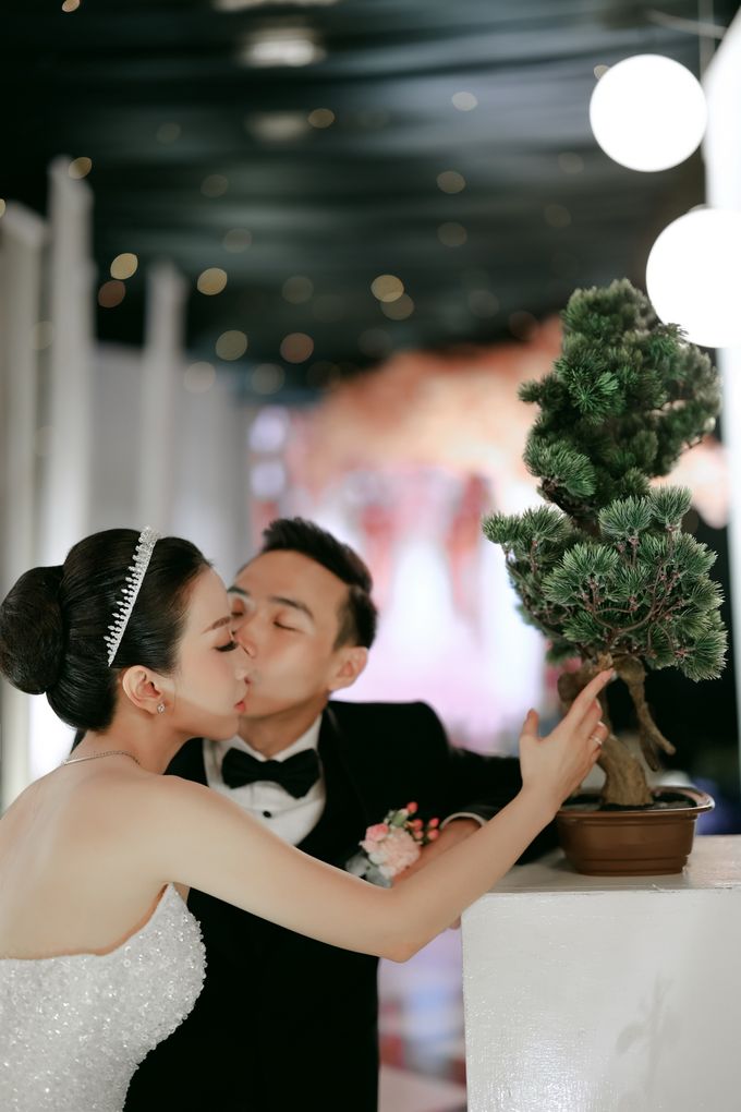 Randy & Jennifer Wedding Decoration at Pullman Grand Ballroom ...