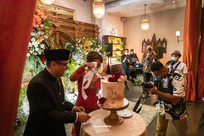 Seribu Rasa Menteng | Charlie & Anne | diskodiwedding | Bridestory