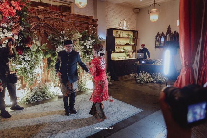 Seribu Rasa Menteng | Charlie & Anne | diskodiwedding | Bridestory
