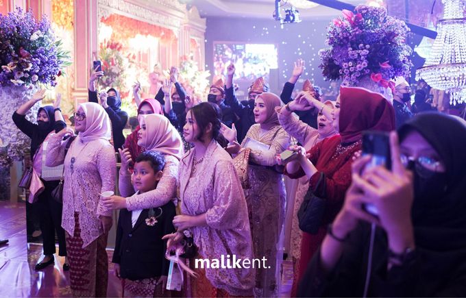 The Wedding of Dea & Ilham (Guest Star dr. Tompi) by MALIK ENTERTAINMENT | Bridestory.com