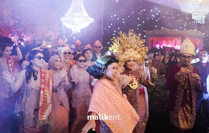 The Wedding of Dea & Ilham by MALIK ENTERTAINMENT | Bridestory.com