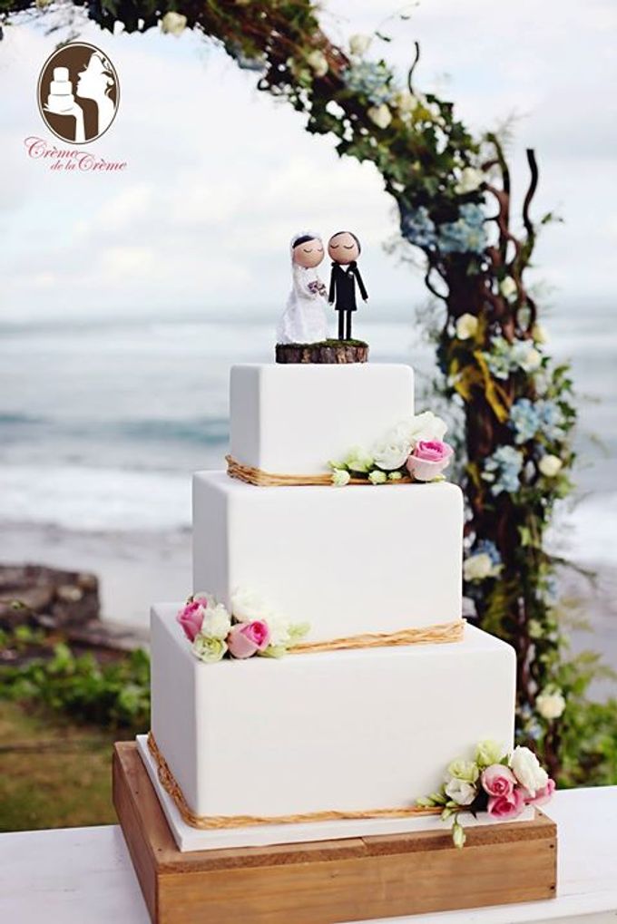 Woodland Wedding Cake | Creme de la Creme Bali | Bridestory