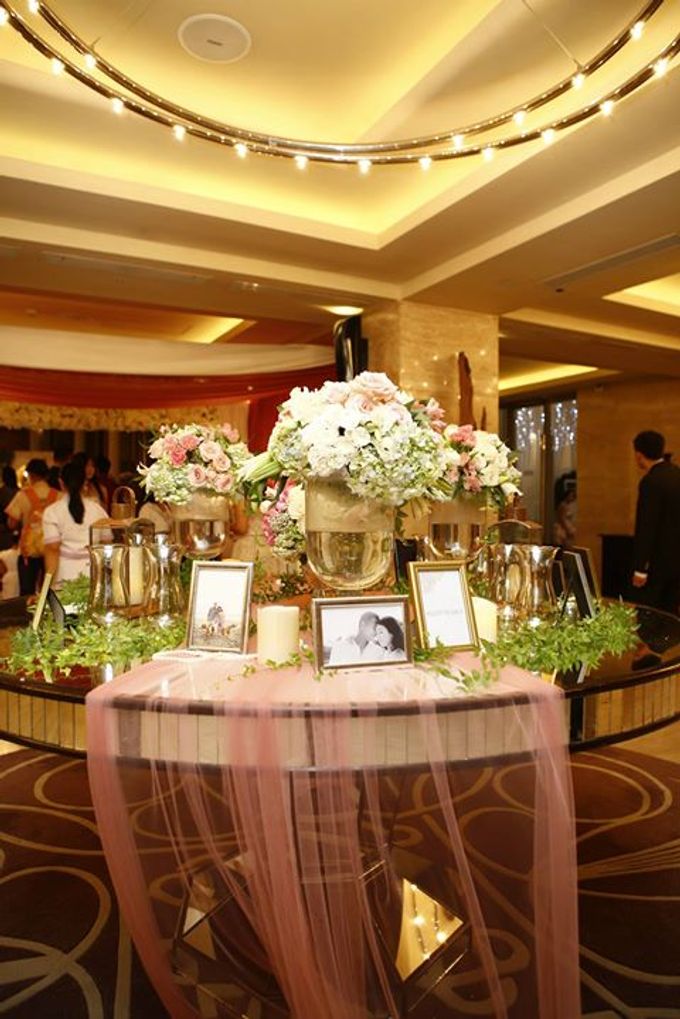 Ballroom Wedding at Bali Room - Hotel Kempinski | Jonquilla Decor ...