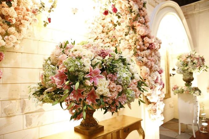 Ballroom Wedding at Bali Room - Hotel Kempinski | Jonquilla Decor ...