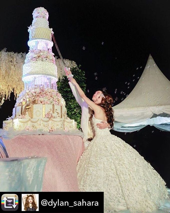 7 tier wedding cake for Ifan dan Dylan | breadseason | Bridestory