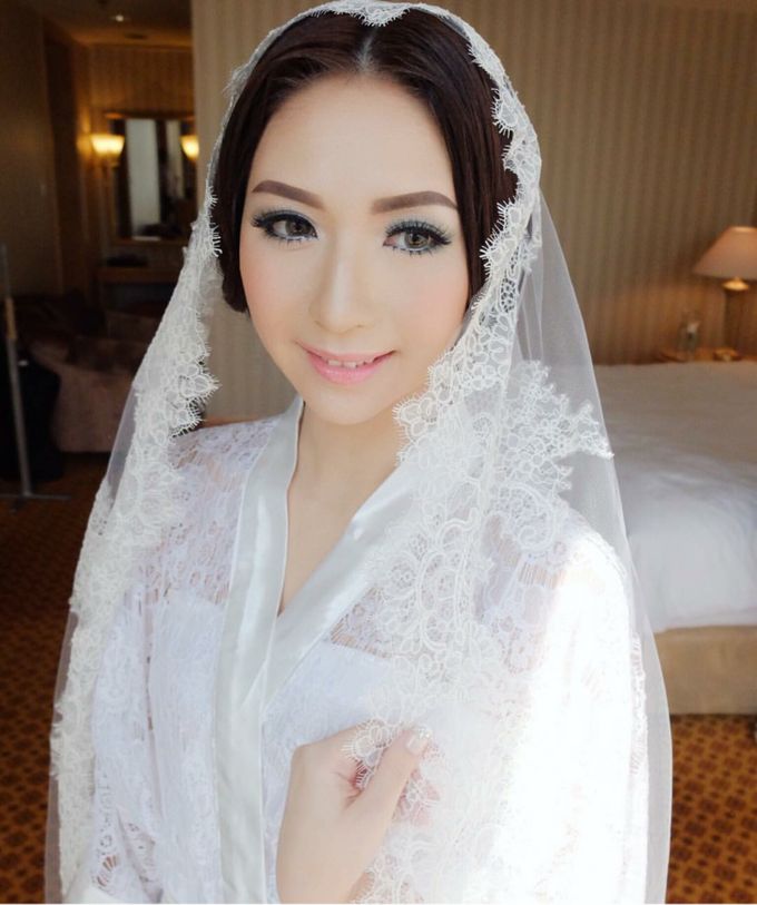 Wedding of Sendy Stepvina by Adele Make Up | Bridestory.com