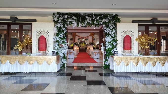 Felix & Roma | Graha and Conventional Hall Ronatama | Bridestory