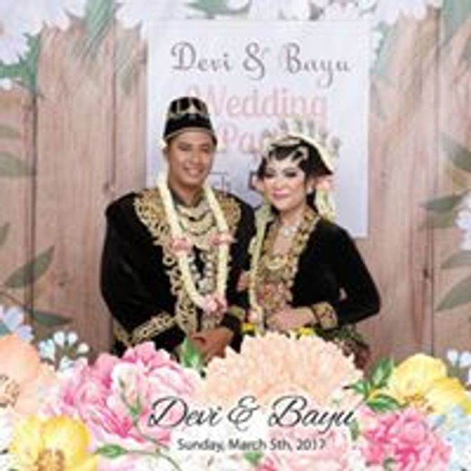 Bayu & Devi | Foto moto photobooth | Bridestory