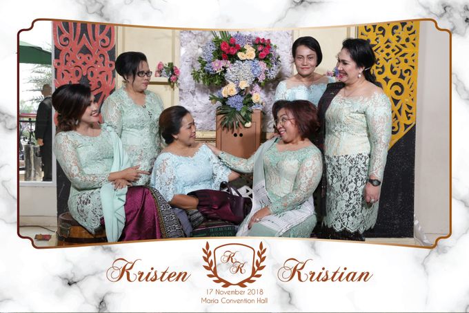Kristen & Kristian Wedding | Foto moto photobooth | Bridestory