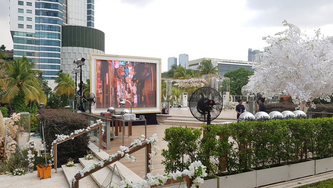 LED SCREEN - ADE & HERVIANY by Chroma Project | Bridestory.com