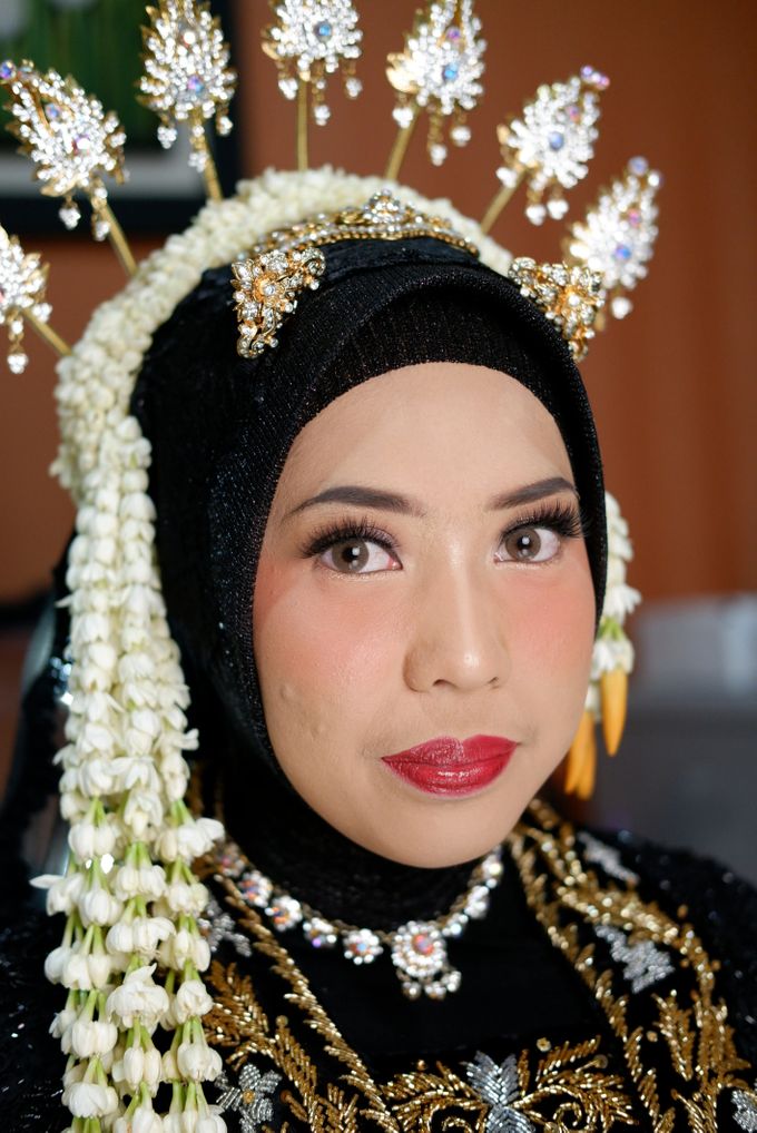 Jawa Bride by Rasyi_beauty | Bridestory.com