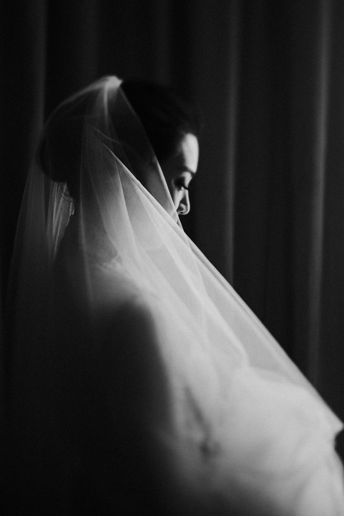 Viona & Ivan Wedding at Grand Hyatt Jakarta by ILUMINEN | Bridestory.com