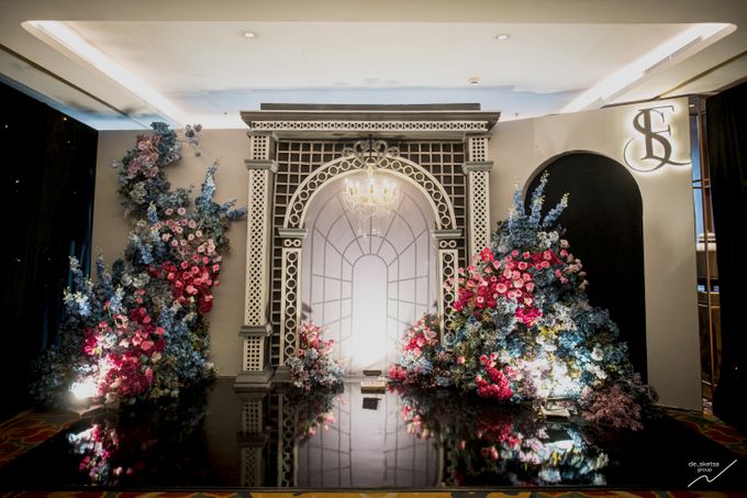 The Wedding Of Steven & Ervina by De Sketsa decoration | Bridestory.com