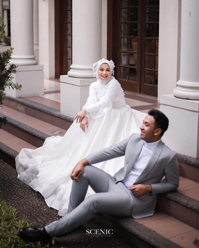 Jakarta Prewedding - Eva & Alvie by SCENIC PICTURE | Bridestory.com