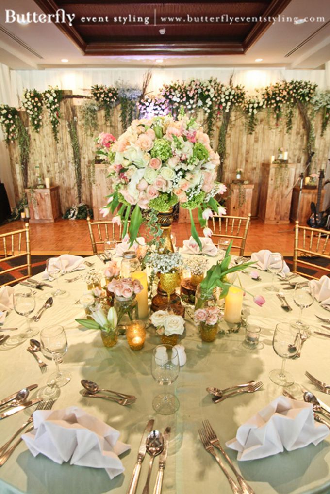 Comfort in Wood by Butterfly Event Styling | Bridestory.com