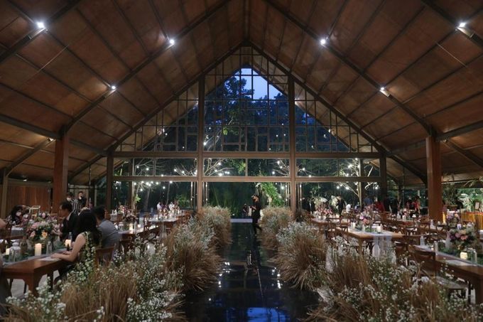 Intimate Rustic Forest Wedding | Manten Ballroom by Imah Seniman ...