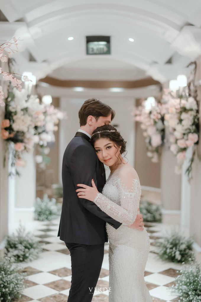 Dira & Florian | Putri Nugreni Bridal & Couture | Bridestory