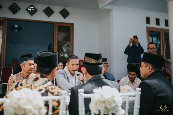 AKAD PROCESSION AMEL AND DENDY by Fito Photography | Bridestory.com