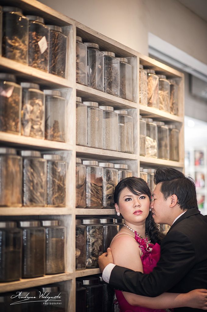 Edi & Erica E-Session by Andreas Widiyanto Photography | Bridestory.com
