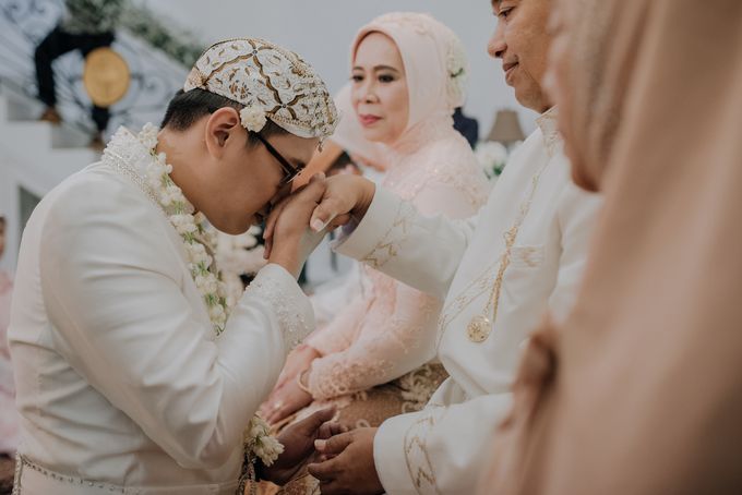 The Wedding of Hadyan & Acha by Kimi and Smith Pictures | Bridestory.com
