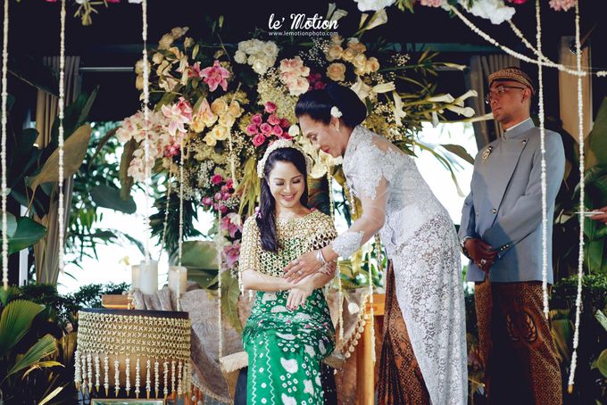 Chacha & Dico - Javanese Wedding by Le Motion | Bridestory.com