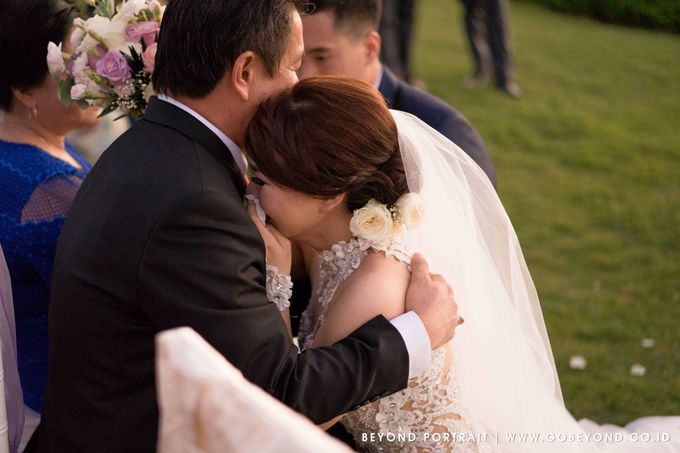 CHRIST & VERA by Beyond Portrait | Bridestory.com