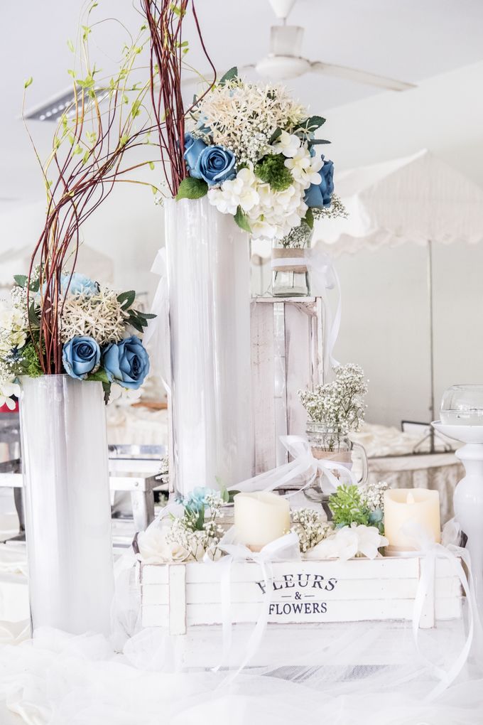 Rustic Botanical Wedding by Manna Pot Catering | Bridestory.com