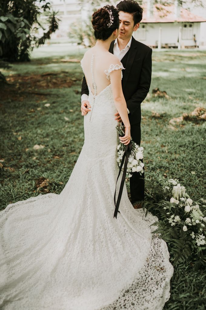 Modern English Colonial by The Gown Connoisseur | Bridestory.com