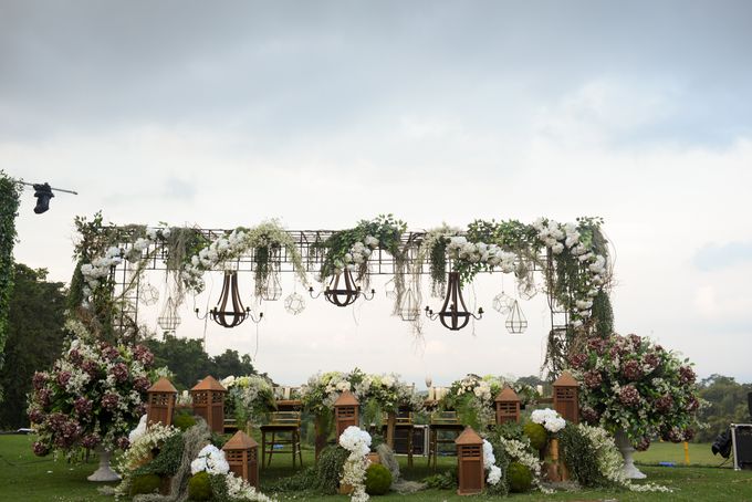 Ethereal Rustic Wedding | STEVE'S DECOR | Bridestory
