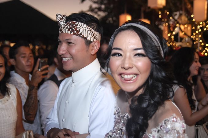 Gading & Gisel Wedding Day by Triaji Jati Photography | Bridestory.com