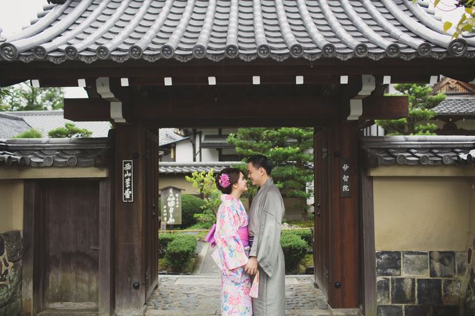 Harry & Kelly - Japan by Springworks | Bridestory.com