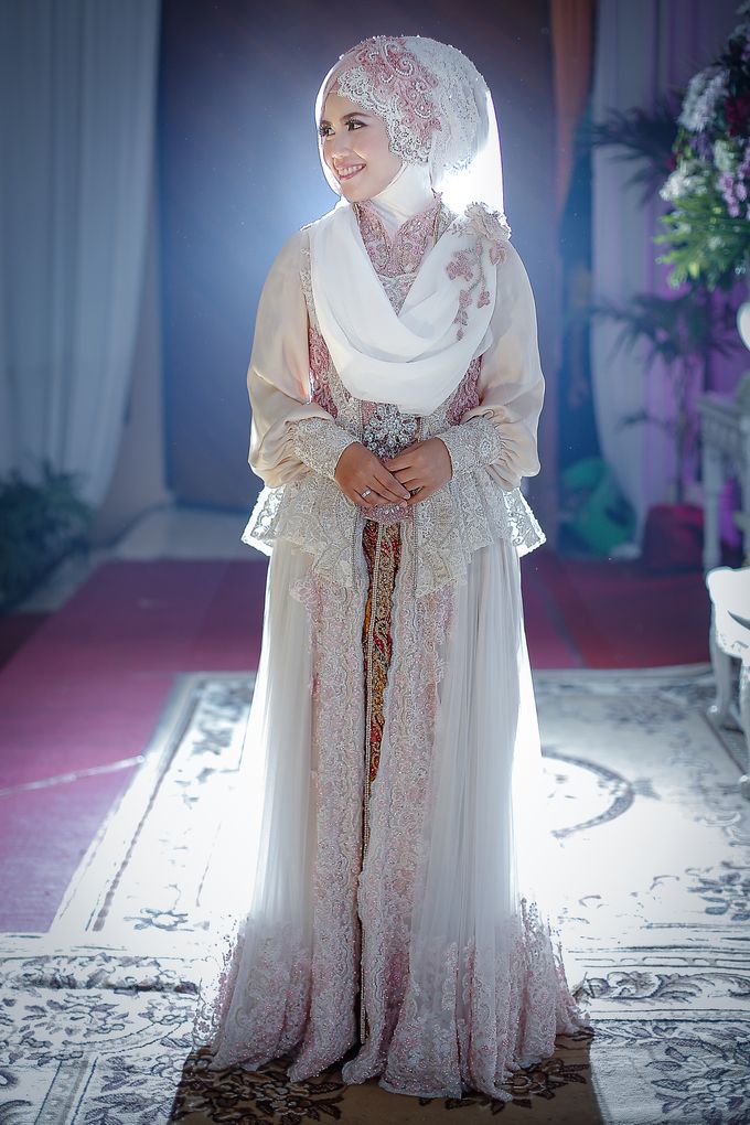 Sweet and Syari Wedding Fikri and Mega | LAKSMI - Kebaya Muslimah ...