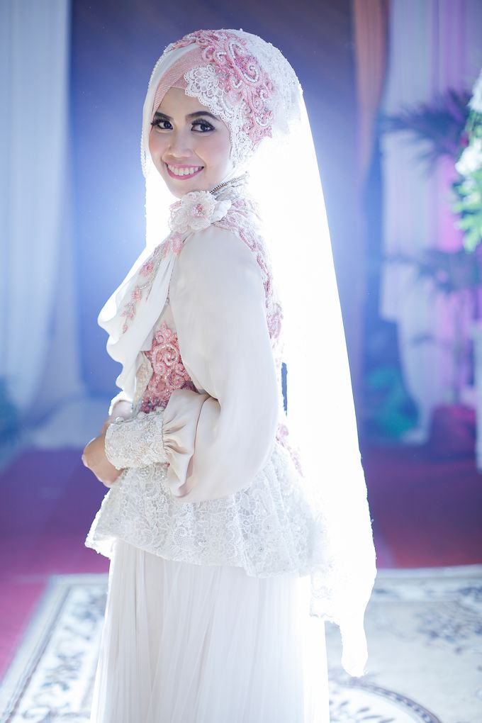 Sweet and Syari Wedding Fikri and Mega | LAKSMI - Kebaya Muslimah ...