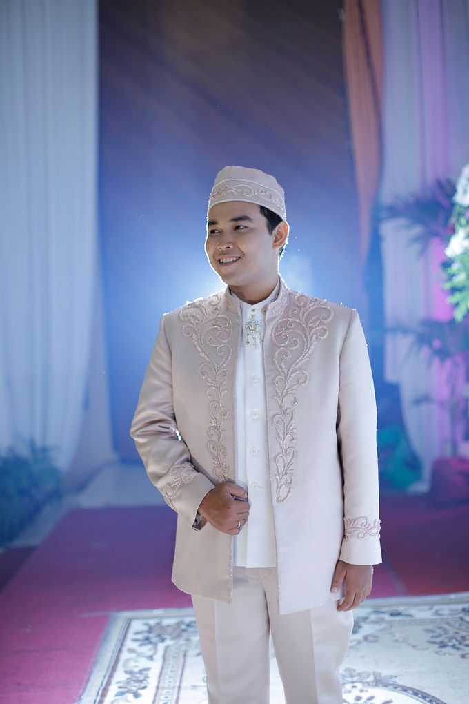 Sweet and Syari Wedding Fikri and Mega | LAKSMI - Kebaya Muslimah ...