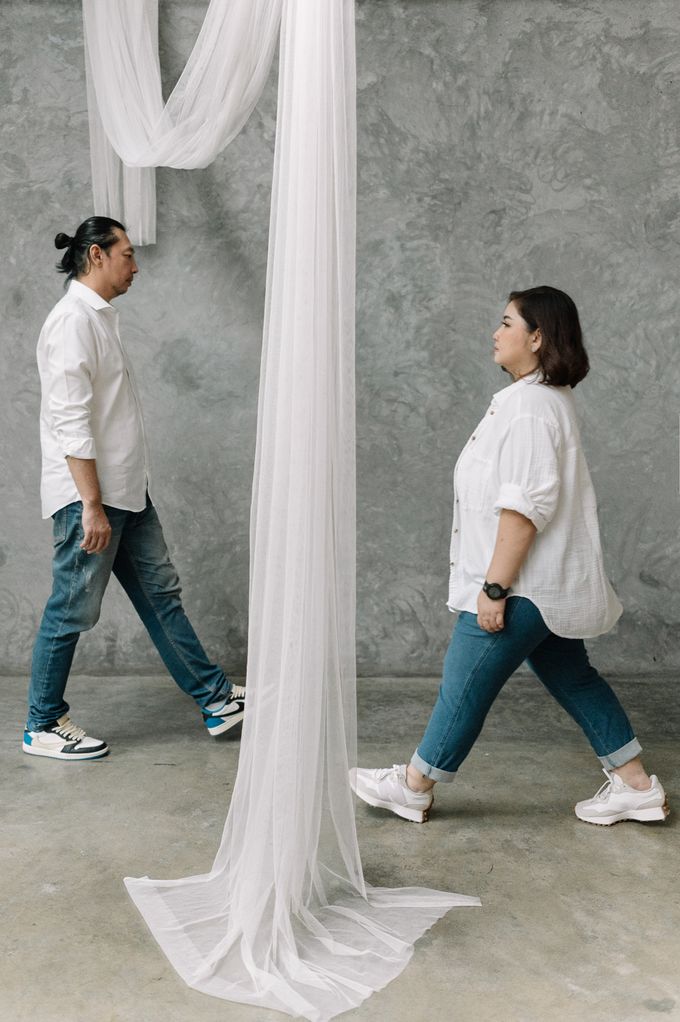 The Prewedding of Yuaniata & Steven at Dharmawangsa Studio | Warna ...