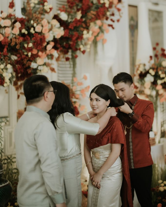 A Modern Thai Sangjit Theme of Nico & Eva by Lemia Project | Bridestory.com