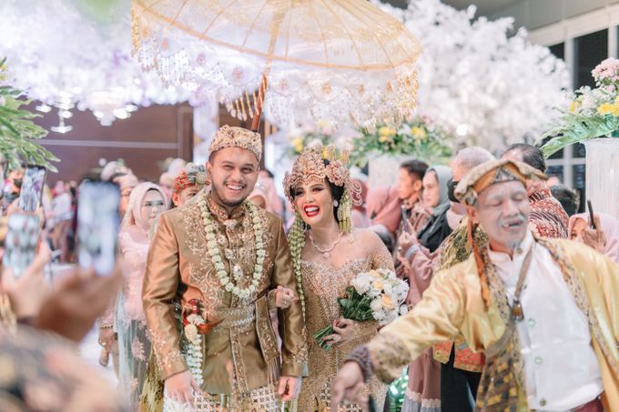 Silvy & Ivan Wedding at Jakarta Equestrian Park by Josh & Friends Entertainment | Bridestory.com