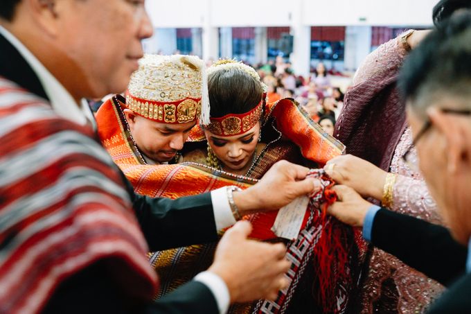 Reception Adat at Mulia Raja Kebon Nanas Cawang Jakarta Aristo & Rischa ...