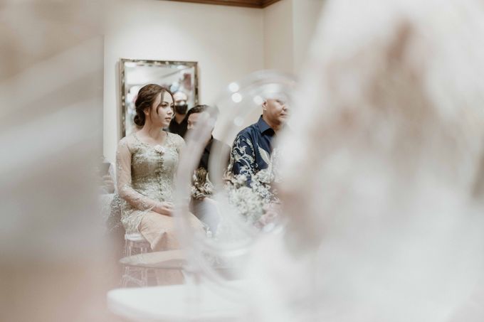 Hugo & Nicole Engagement at Shangri-La Hotel Jakarta | AKSA Creative | Bridestory