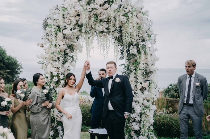 Sara & Samuel Wedding at Hilton Bali by ARTGLORY BALI | Bridestory.com