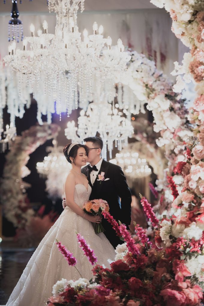 Bernard & Vivian's Wedding by Kairos Works | Bridestory.com