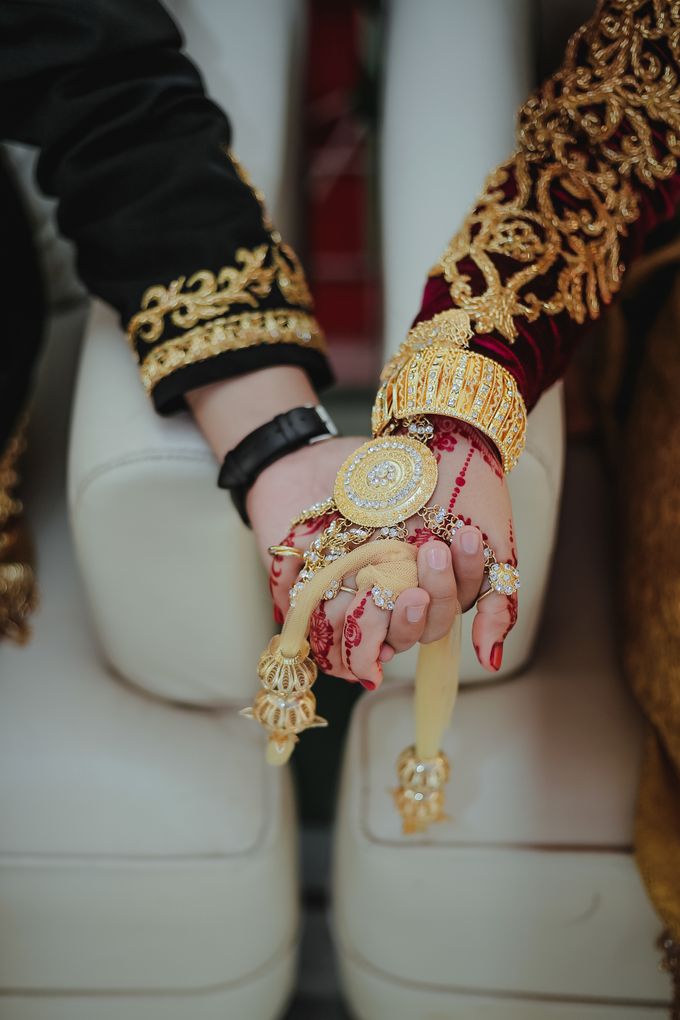Traditional Wedding Desi & Hanif by iccapture photography | Bridestory.com