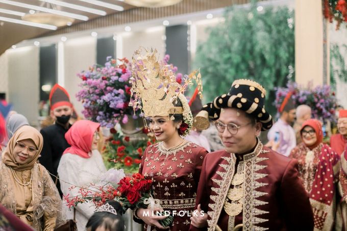 Lovely Batak Wedding at Menara Mandiri | IKK Wedding Venues | Bridestory