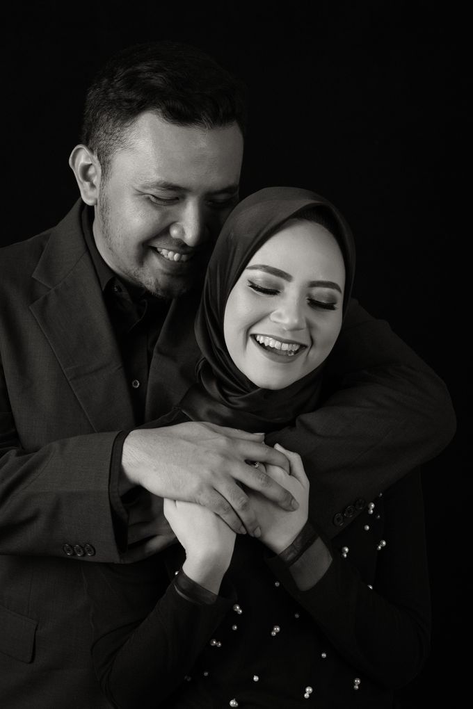 Destia & Adri - Studio Session by AKSA Creative | Bridestory.com