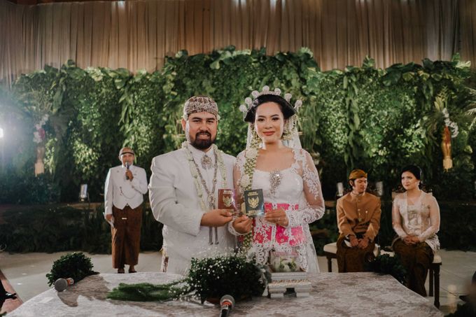 IFA & TAMA WEDDING CARAKA LOKA by Get Her Ring | Bridestory.com