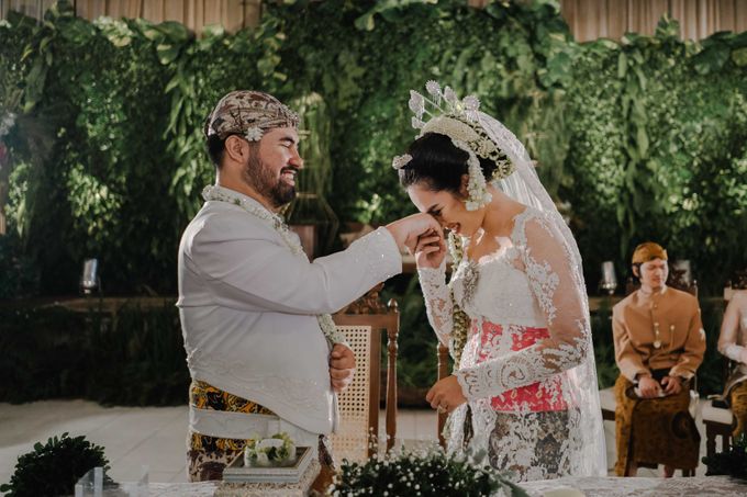 IFA & TAMA WEDDING CARAKA LOKA by Get Her Ring | Bridestory.com