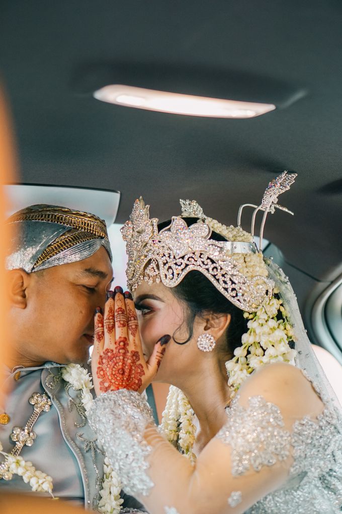 Tradisional , Jawa , Sunda by Creatrix Photocinema | Bridestory.com