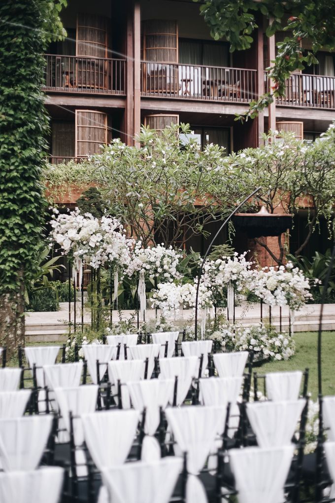 Sander & Cynthia by Sweetbella Florist & Decoration | Bridestory.com