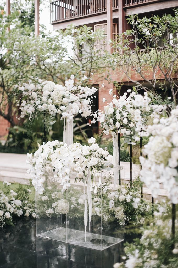 Sander & Cynthia by Sweetbella Florist & Decoration | Bridestory.com