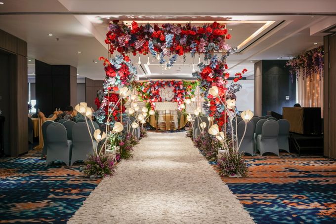 MERCURE GATOT SUBROTO - THE WEDDING OF B & E by GLORIOSA DECORATION ...